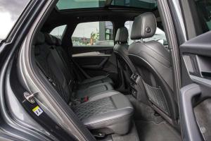 Grey Audi Q5 2019 in Kaunas, with an engine capacity of 2.97 L and mileage of 252 thousand km for 25950 €, photo 39 on AUTOMOTO.COM.LV