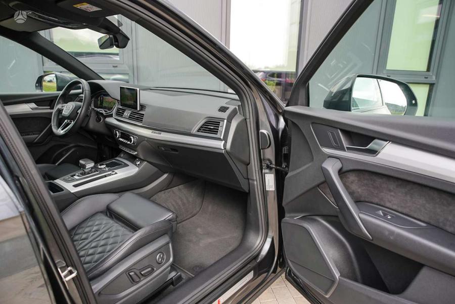Grey Audi Q5 2019 in Kaunas, with an engine capacity of 2.97 L and mileage of 252 thousand km for 25950 €, photo 40 on AUTOMOTO.COM.LV