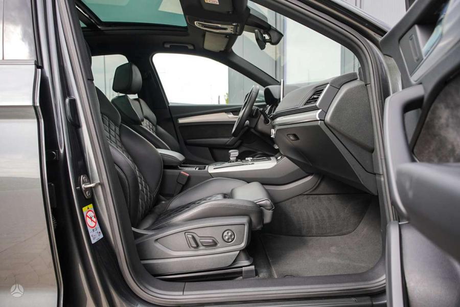 Grey Audi Q5 2019 in Kaunas, with an engine capacity of 2.97 L and mileage of 252 thousand km for 25950 €, photo 42 on AUTOMOTO.COM.LV