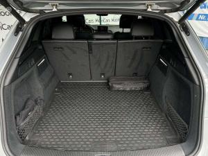 Grey Audi Q5 2019 in Vilnius, with an engine capacity of 1.98 L and mileage of 118 thousand km for 22300 €, photo 16 on AUTOMOTO.COM.LV