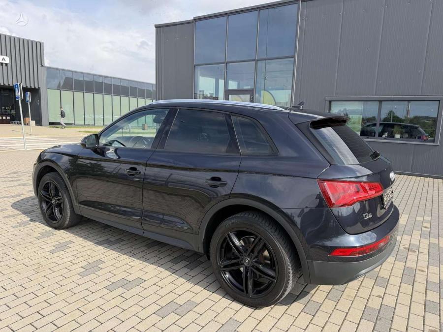 Pelēks Audi Q5 2019 Šauļi, ar dzinēja tilpumu 2.00 L un nobraukumu 379 tūkst. km par 13900 €, foto 3 vietnē AUTOMOTO.COM.LV