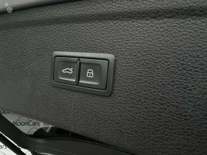 Pelēks Audi Q5 2019 Viļņa, ar dzinēja tilpumu 1.98 L un nobraukumu 118 tūkst. km par 22300 €, foto 22 vietnē AUTOMOTO.COM.LV