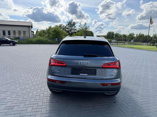 Audi Q5 2019 in Telschi on AUTOMOTO.COM.LV Grey Audi Q5 2019 in Telschi, with an engine capacity of 1.97 L and mileage of 269 thousand km for 16999 €, photo 6 on AUTOMOTO.COM.LV