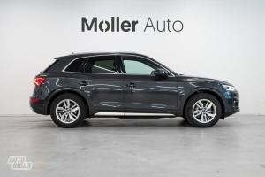 Grey Audi Q5 2020 in Vilnius, with an engine capacity of 2.00 L and mileage of 110 thousand km for 28250 €, photo 4 on AUTOMOTO.COM.LV