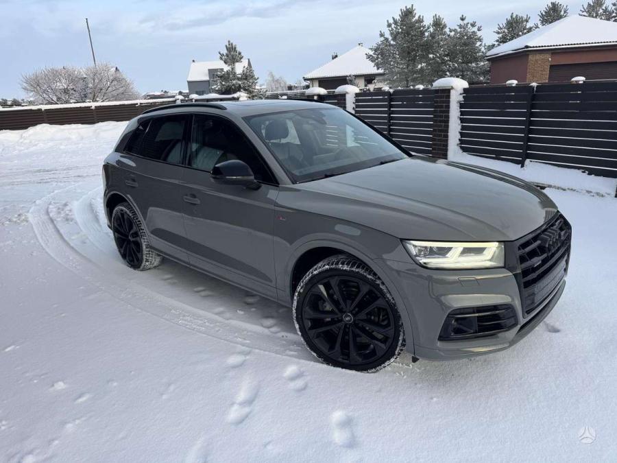 Grey Audi Q5 2020 in Klaipeda, with an engine capacity of 1.97 L and mileage of 98 thousand km for 30450 €, photo 1 on AUTOMOTO.COM.LV
