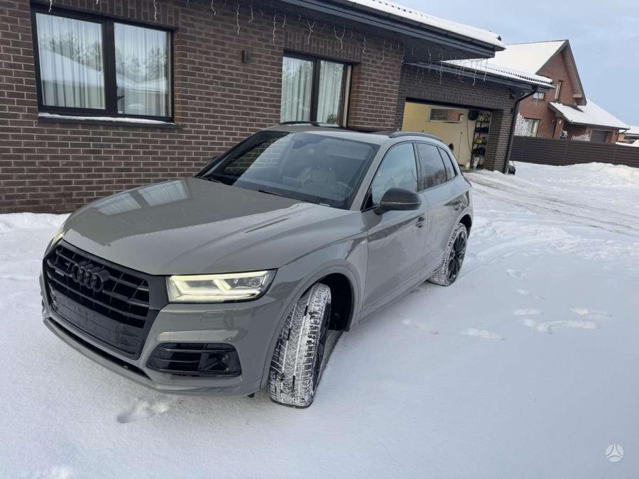 Grey Audi Q5 2020 in Klaipeda, with an engine capacity of 1.97 L and mileage of 98 thousand km for 30450 €, photo 2 on AUTOMOTO.COM.LV
