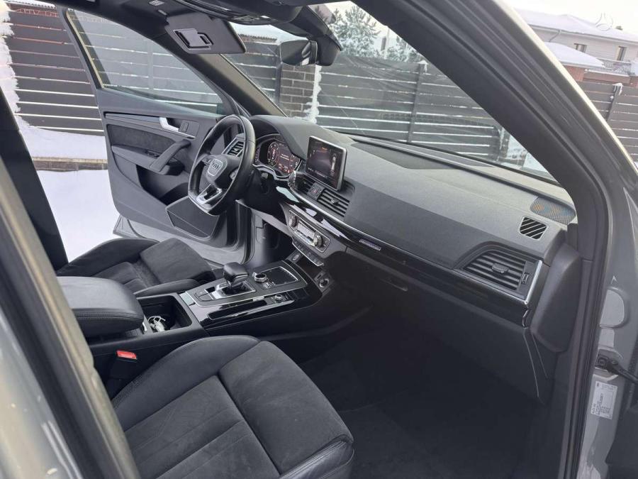 Grey Audi Q5 2020 in Klaipeda, with an engine capacity of 1.97 L and mileage of 98 thousand km for 30450 €, photo 13 on AUTOMOTO.COM.LV
