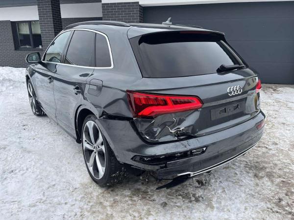 Pelēks Audi Q5 2020 Klaipėda, ar dzinēja tilpumu 1.98 L un nobraukumu 151 tūkst. km par 19700 €, foto 4 vietnē AUTOMOTO.COM.LV