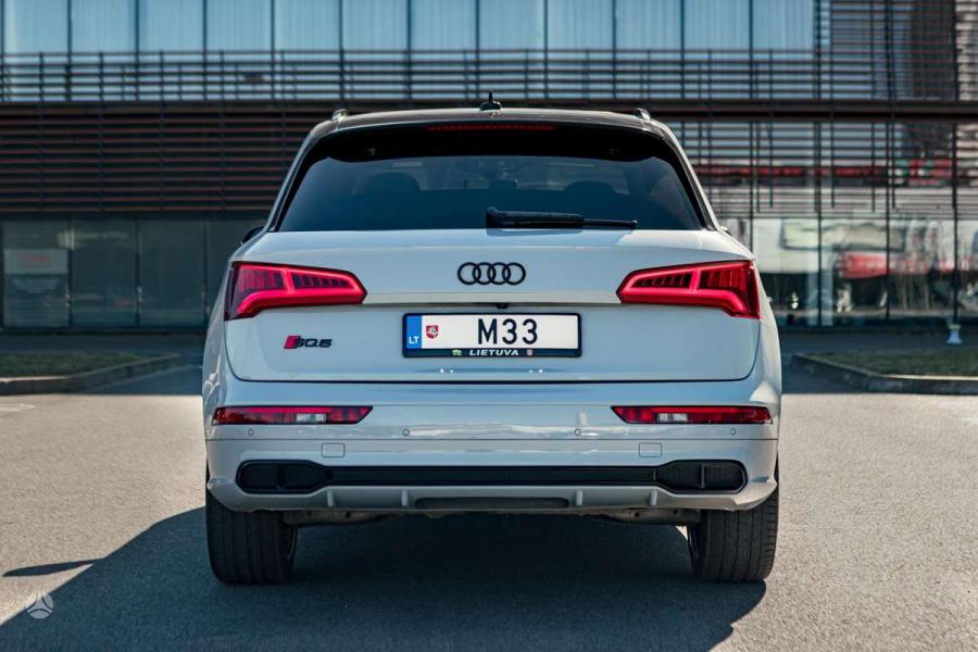 Grey Audi Q5 2020 in Klaipeda, with an engine capacity of 2.00 L and mileage of 59 thousand km for 28999 €, photo 13 on AUTOMOTO.COM.LV