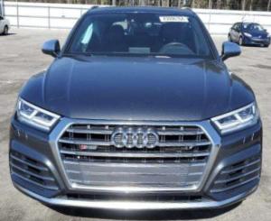 Grey Audi Q5 2020 in Vilnius, with an engine capacity of 3.00 L and mileage of 104 thousand km for 29999 €, photo 24 on AUTOMOTO.COM.LV