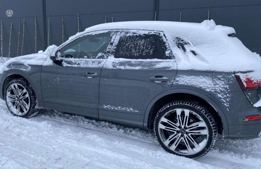 Grey Audi Q5 2020 in Vilnius, with an engine capacity of 3.00 L and mileage of 104 thousand km for 29999 €, photo 26 on AUTOMOTO.COM.LV