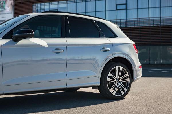 Pelēks Audi Q5 2020 Klaipėda, ar dzinēja tilpumu 2.00 L un nobraukumu 59 tūkst. km par 27999 €, foto 8 vietnē AUTOMOTO.COM.LV