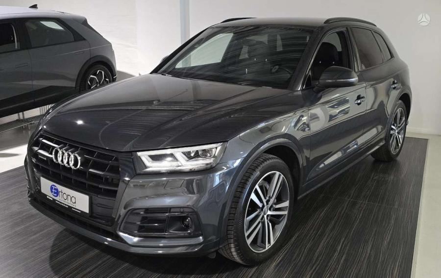 Grey Audi Q5 2020 in Siauliai, with an engine capacity of 1.97 L and mileage of 78 thousand km for 29500 €, photo 2 on AUTOMOTO.COM.LV