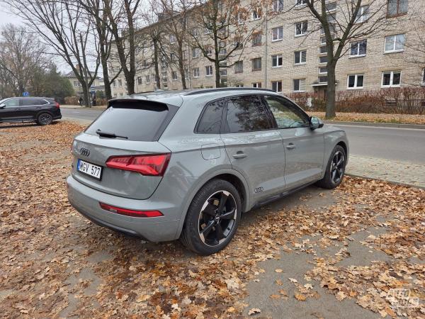 Grey Audi Q5 2020 in Alytus, with an engine capacity of 2.00 L and mileage of 115 thousand km for 24700 €, photo 5 on AUTOMOTO.COM.LV