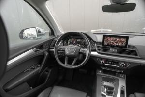 Grey Audi Q5 2020 in Vilnius, with an engine capacity of 2.00 L and mileage of 133 thousand km for 29100 €, photo 13 on AUTOMOTO.COM.LV