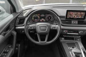 Grey Audi Q5 2020 in Vilnius, with an engine capacity of 2.00 L and mileage of 133 thousand km for 29100 €, photo 14 on AUTOMOTO.COM.LV