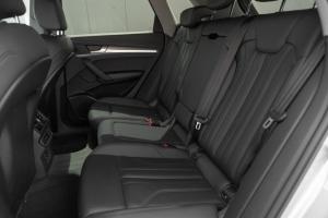 Grey Audi Q5 2020 in Vilnius, with an engine capacity of 2.00 L and mileage of 133 thousand km for 29100 €, photo 21 on AUTOMOTO.COM.LV