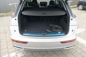 Grey Audi Q5 2020 in Vilnius, with an engine capacity of 2.00 L and mileage of 133 thousand km for 29100 €, photo 25 on AUTOMOTO.COM.LV