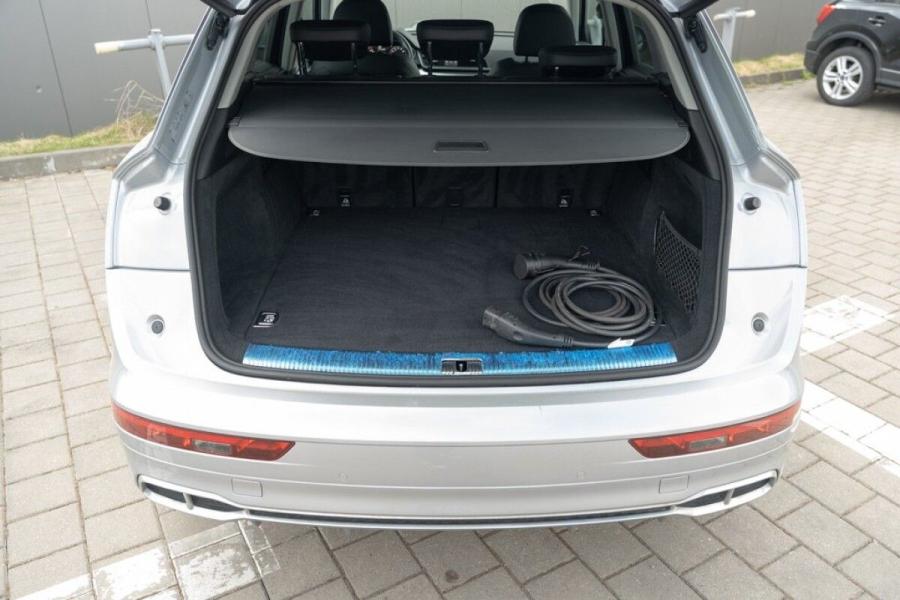 Grey Audi Q5 2020 in Vilnius, with an engine capacity of 2.00 L and mileage of 133 thousand km for 29100 €, photo 25 on AUTOMOTO.COM.LV