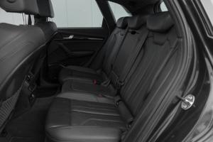 Pelēks Audi Q5 2020 Viļņa, ar dzinēja tilpumu 2.00 L un nobraukumu 158 tūkst. km par 26600 €, foto 13 vietnē AUTOMOTO.COM.LV