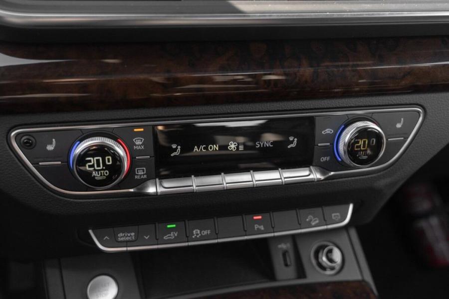 Pelēks Audi Q5 2020 Viļņa, ar dzinēja tilpumu 2.00 L un nobraukumu 158 tūkst. km par 26600 €, foto 38 vietnē AUTOMOTO.COM.LV