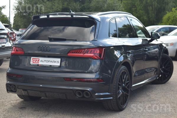 Grey Audi Q5 2020 in Kuldiga, with an engine capacity of 2.00 L and mileage of 0 thousand km for 39990 €, photo 2 on AUTOMOTO.COM.LV