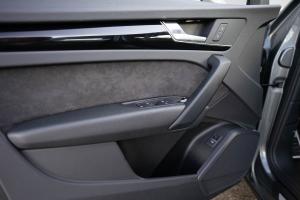 Grey Audi Q5 2020 in Riga, with an engine capacity of 3.00 L and mileage of 203 thousand km for 24990 €, photo 14 on AUTOMOTO.COM.LV