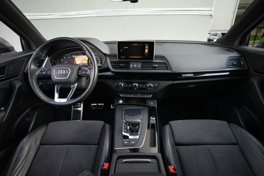 Grey Audi Q5 2020 in Riga, with an engine capacity of 3.00 L and mileage of 203 thousand km for 24990 €, photo 17 on AUTOMOTO.COM.LV