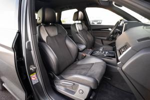 Grey Audi Q5 2020 in Riga, with an engine capacity of 3.00 L and mileage of 203 thousand km for 24990 €, photo 30 on AUTOMOTO.COM.LV