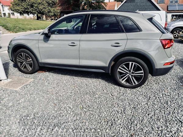 Grey Audi Q5 2020 in Utena, with an engine capacity of 2.97 L and mileage of 313 thousand km for 19950 €, photo 1 on AUTOMOTO.COM.LV