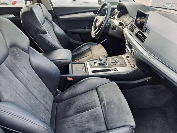 Grey Audi Q5 2020 in Utena, with an engine capacity of 2.97 L and mileage of 313 thousand km for 19950 €, photo 3 on AUTOMOTO.COM.LV