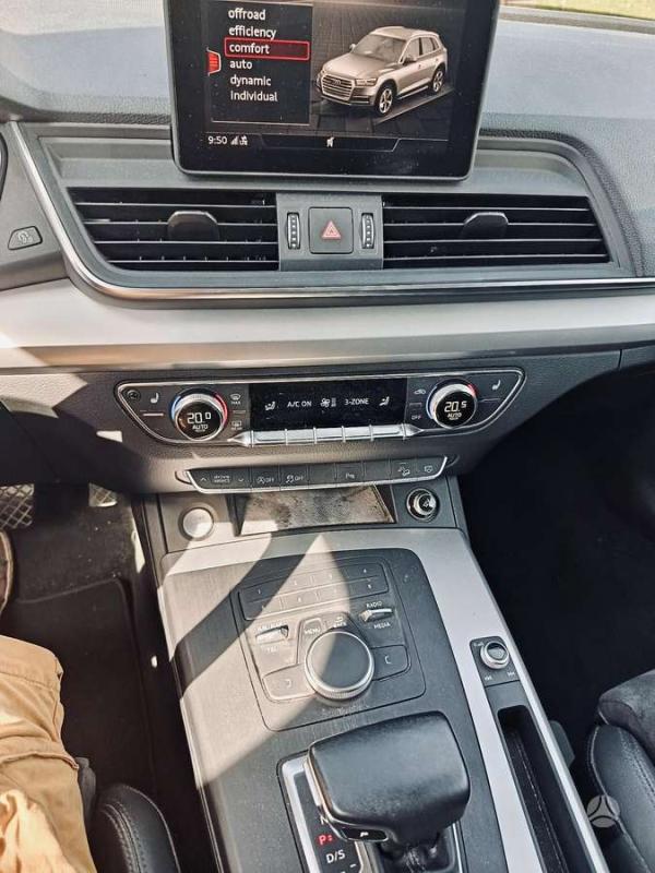 Grey Audi Q5 2020 in Utena, with an engine capacity of 2.97 L and mileage of 313 thousand km for 19950 €, photo 5 on AUTOMOTO.COM.LV
