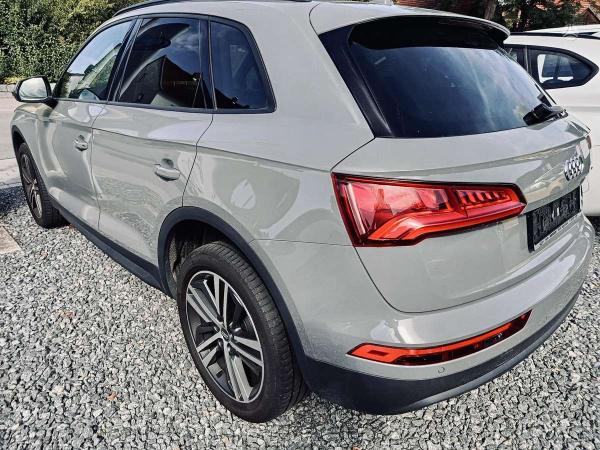 Grey Audi Q5 2020 in Utena, with an engine capacity of 2.97 L and mileage of 313 thousand km for 19950 €, photo 6 on AUTOMOTO.COM.LV