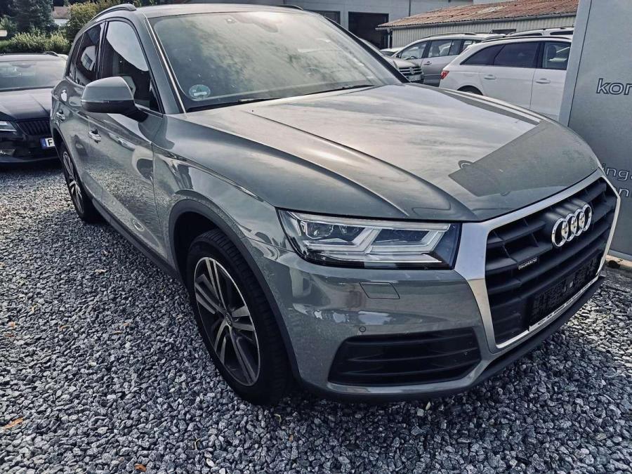 Grey Audi Q5 2020 in Utena, with an engine capacity of 2.97 L and mileage of 313 thousand km for 19950 €, photo 10 on AUTOMOTO.COM.LV