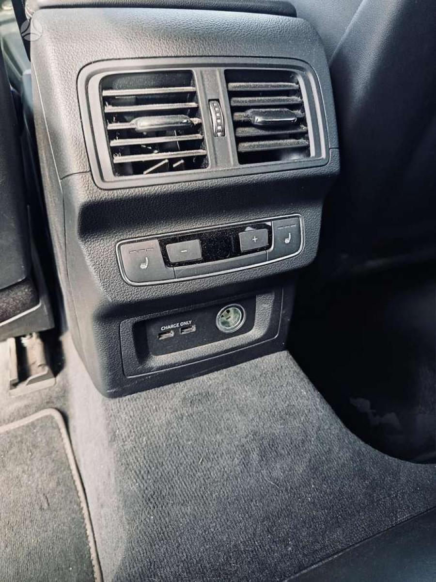 Grey Audi Q5 2020 in Utena, with an engine capacity of 2.97 L and mileage of 313 thousand km for 19950 €, photo 11 on AUTOMOTO.COM.LV