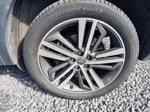 Grey Audi Q5 2020 in Utena, with an engine capacity of 2.97 L and mileage of 313 thousand km for 19950 €, photo 12 on AUTOMOTO.COM.LV