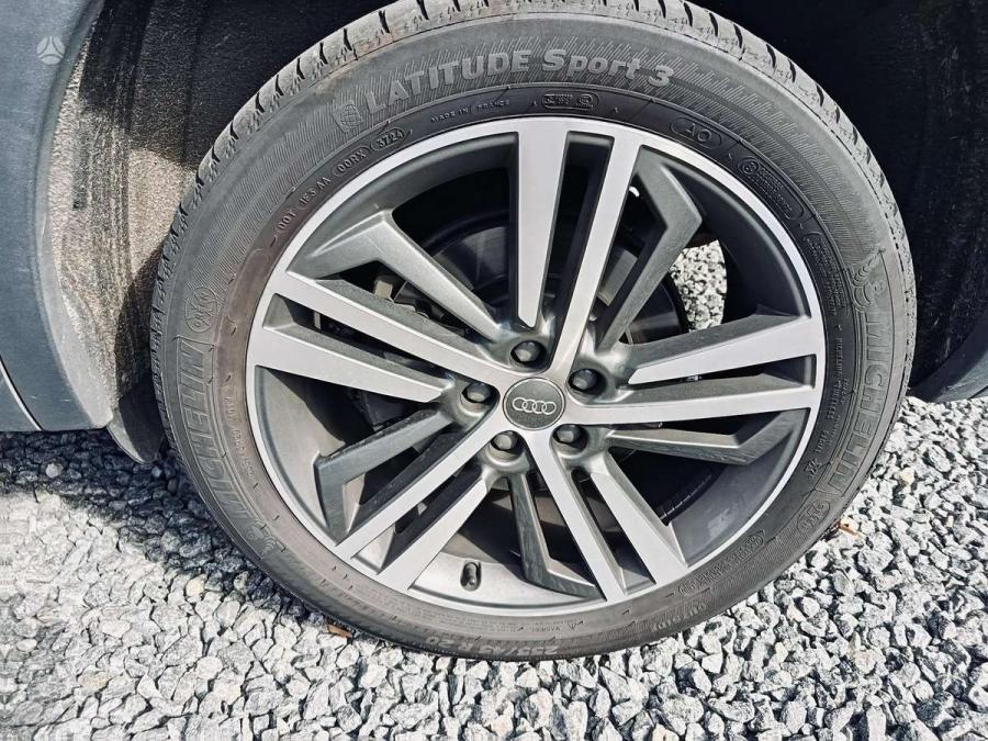 Grey Audi Q5 2020 in Utena, with an engine capacity of 2.97 L and mileage of 313 thousand km for 19950 €, photo 12 on AUTOMOTO.COM.LV