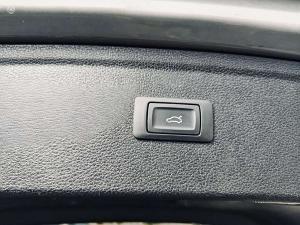 Grey Audi Q5 2020 in Utena, with an engine capacity of 2.97 L and mileage of 313 thousand km for 19950 €, photo 13 on AUTOMOTO.COM.LV