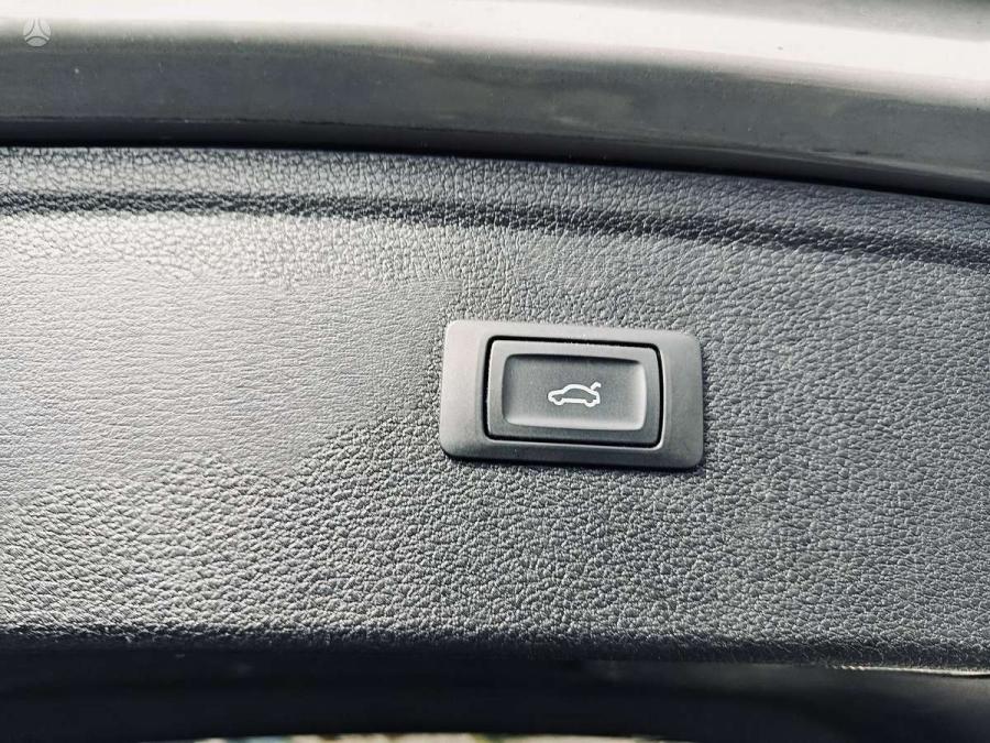 Grey Audi Q5 2020 in Utena, with an engine capacity of 2.97 L and mileage of 313 thousand km for 19950 €, photo 13 on AUTOMOTO.COM.LV
