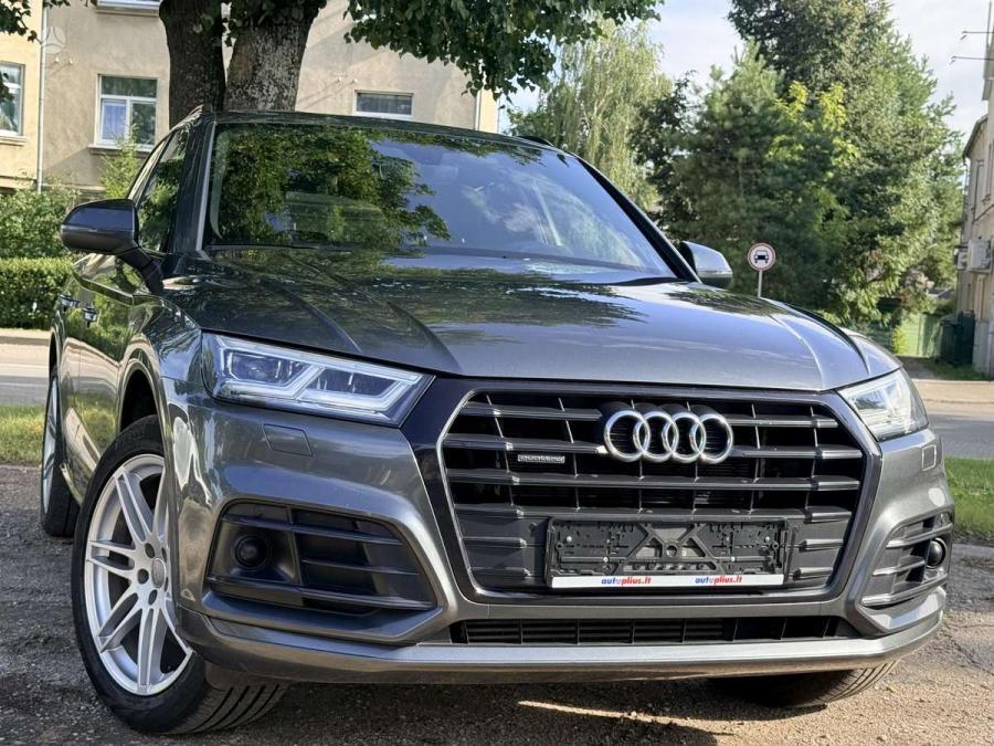 Grey Audi Q5 2020 in Ukmerge, with an engine capacity of 1.98 L and mileage of 198 thousand km for 21950 €, photo 1 on AUTOMOTO.COM.LV