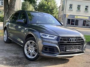 Grey Audi Q5 2020 in Ukmerge, with an engine capacity of 1.98 L and mileage of 198 thousand km for 21950 €, photo 3 on AUTOMOTO.COM.LV