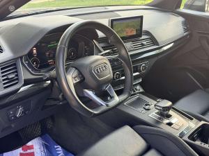 Grey Audi Q5 2020 in Ukmerge, with an engine capacity of 1.98 L and mileage of 198 thousand km for 21950 €, photo 10 on AUTOMOTO.COM.LV
