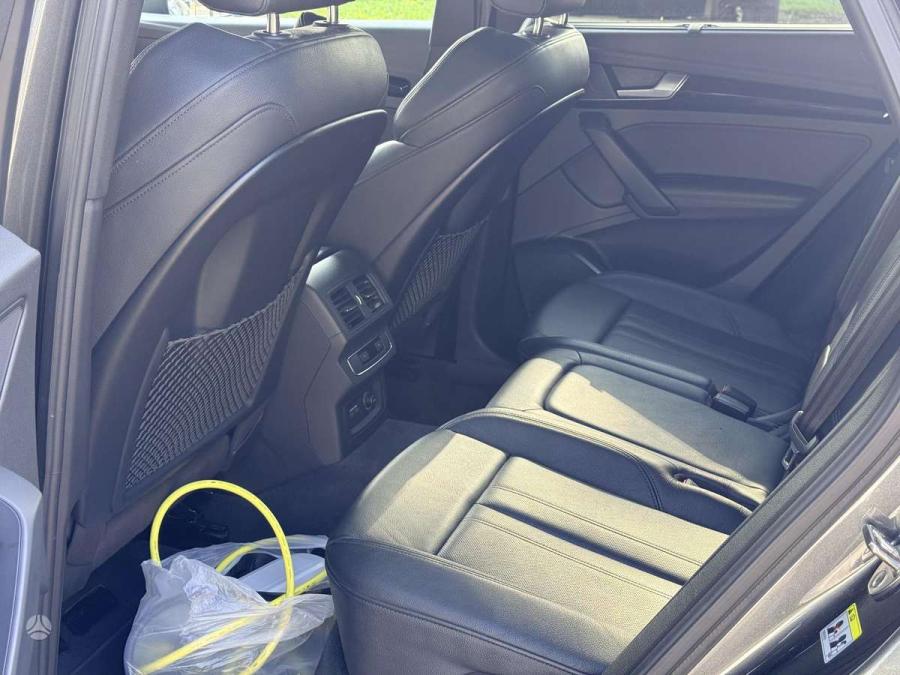 Grey Audi Q5 2020 in Ukmerge, with an engine capacity of 1.98 L and mileage of 198 thousand km for 21950 €, photo 21 on AUTOMOTO.COM.LV