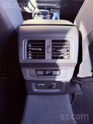 Grey Audi Q5 2020 in Ogre, with an engine capacity of 2.00 L and mileage of 45 thousand km for 30900 €, photo 29 on AUTOMOTO.COM.LV