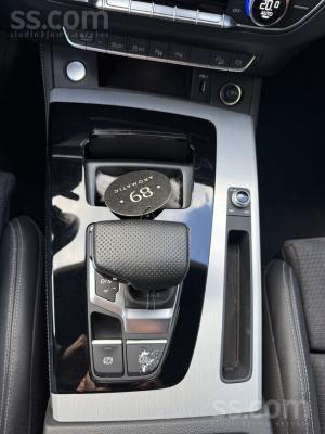 Grey Audi Q5 2020 in Ogre, with an engine capacity of 2.00 L and mileage of 45 thousand km for 30900 €, photo 32 on AUTOMOTO.COM.LV