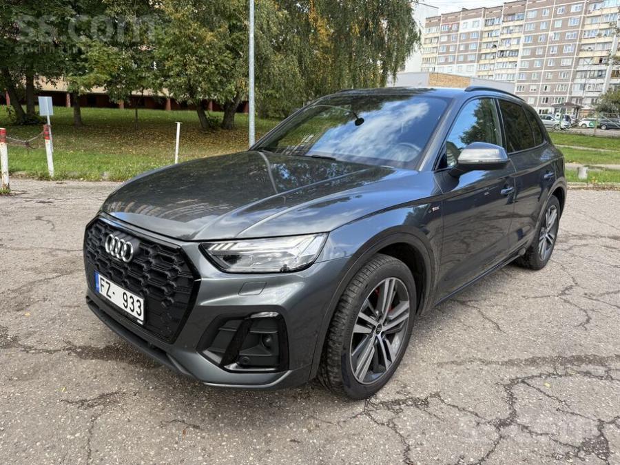 Grey Audi Q5 2020 in Ogre, with an engine capacity of 2.00 L and mileage of 45 thousand km for 30900 €, photo 1 on AUTOMOTO.COM.LV