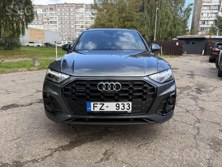 Grey Audi Q5 2020 in Ogre, with an engine capacity of 2.00 L and mileage of 45 thousand km for 30900 €, photo 3 on AUTOMOTO.COM.LV