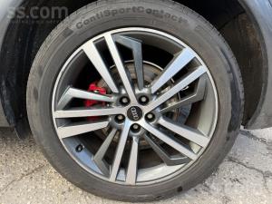 Grey Audi Q5 2020 in Ogre, with an engine capacity of 2.00 L and mileage of 45 thousand km for 30900 €, photo 10 on AUTOMOTO.COM.LV