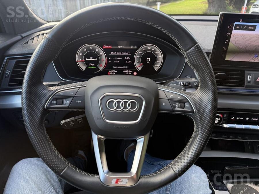Grey Audi Q5 2020 in Ogre, with an engine capacity of 2.00 L and mileage of 45 thousand km for 30900 €, photo 16 on AUTOMOTO.COM.LV