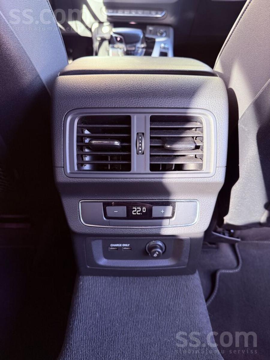 Grey Audi Q5 2020 in Ogre, with an engine capacity of 2.00 L and mileage of 45 thousand km for 30900 €, photo 28 on AUTOMOTO.COM.LV
